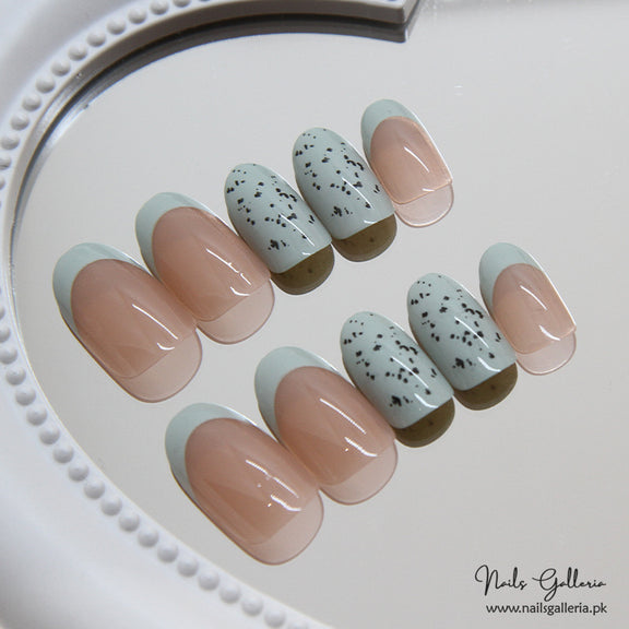 Soft Peach & Mint Press-On Nails (24 Pcs) - Nails Galleria